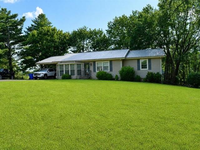 2893 Hollow Rd, Glasgow, KY 42141
