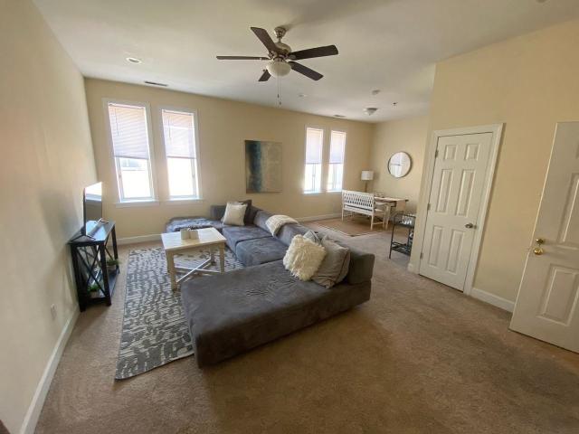 289 291 King 1 Bedroom Apartment for Rent at 289 King St, Charleston, SC 29401