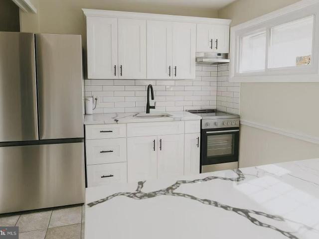 289 Goldenridge Dr, Levittown, PA 19057 | MLS #PABU2119 | Compass