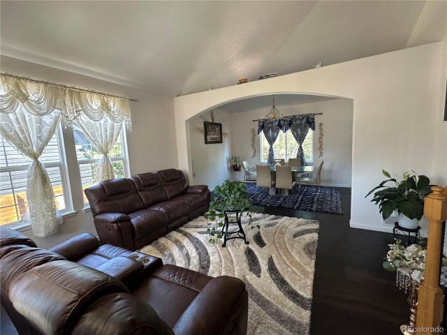 289 Holden Lane