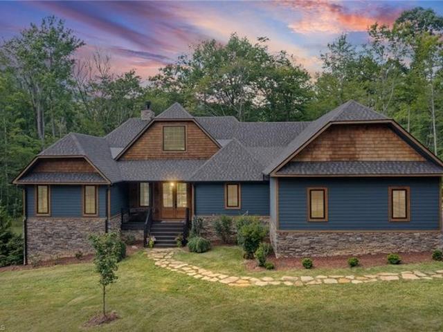 289 Linville River Ln, Linville, NC 28646