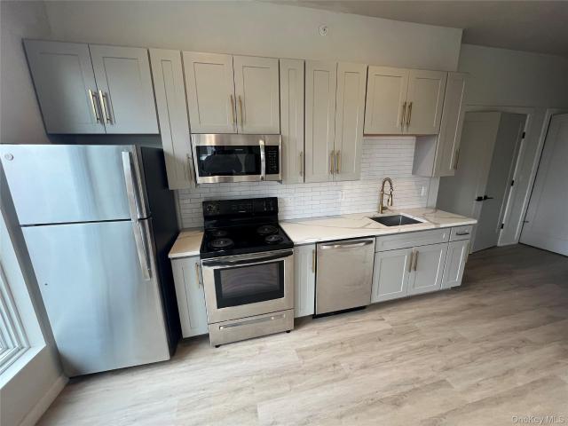 289 Main Street 301