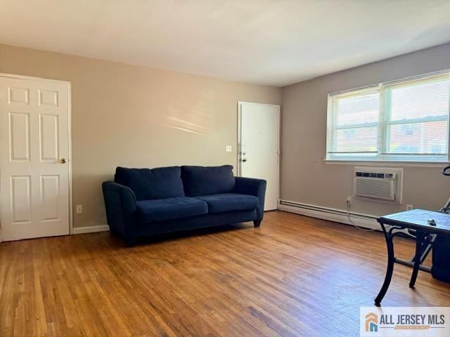 289 Main Street 4E