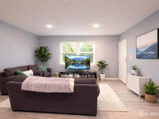 289 Main Street 6G