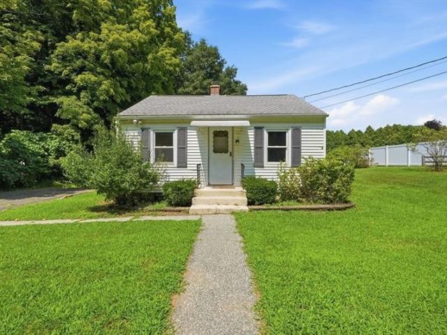 289 Southampton Rd, Holyoke, MA 01040