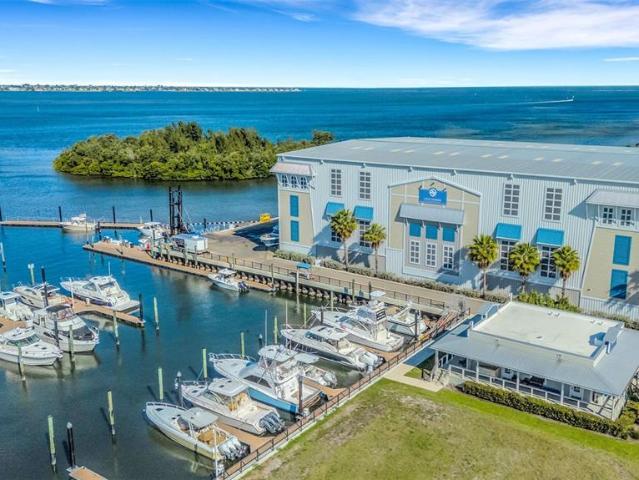 289 Sapphire Lake Dr, Unit 202, Bradenton, FL 34209 | MLS #A4686