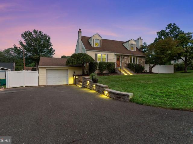289 Rosewood Avenue