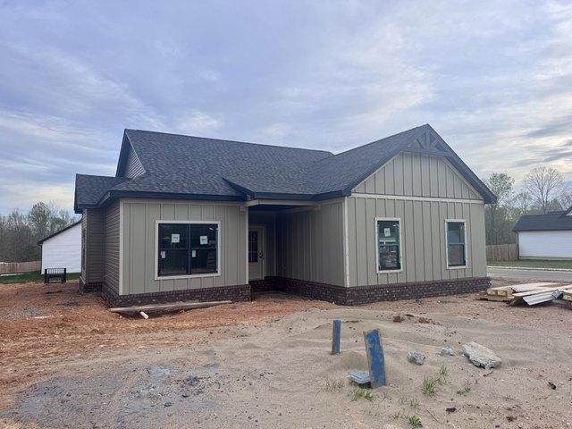 289 Wayne Hall Rd, Clarksville, TN 37040
