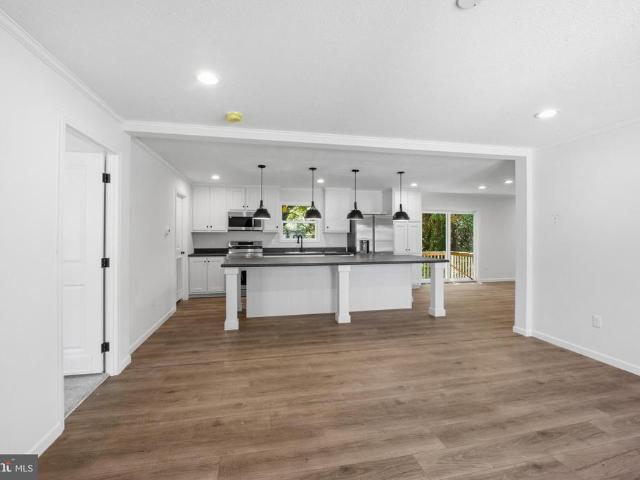 28 4Th Avenue