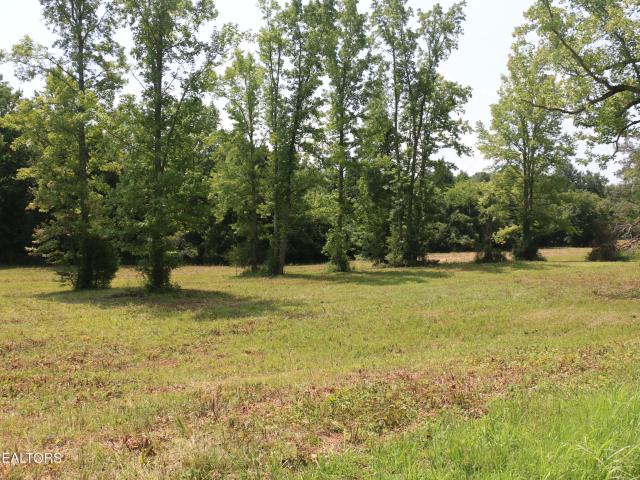 28.6 Acres 4th St