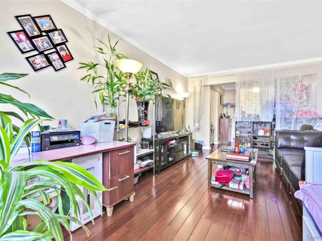 28 02 st Street, Unit 3D | Compass