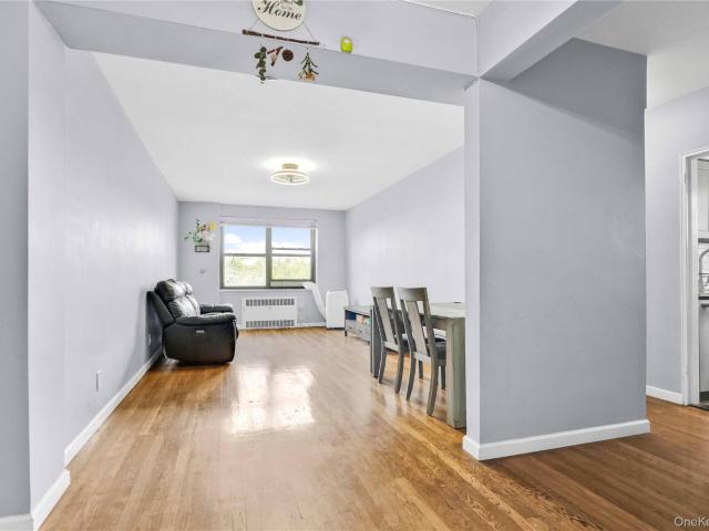 28 08 st Street 4C