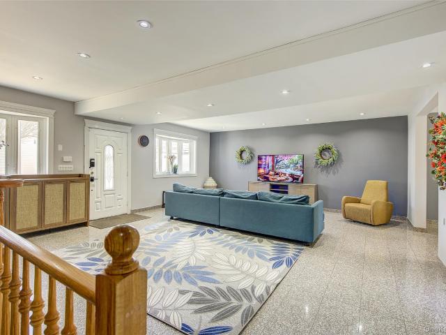 28 18 th Street