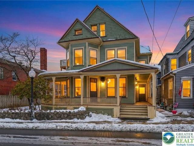 28 1st St, Bangor, PA 18013