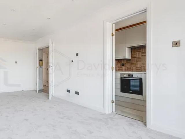 28 24 Buckland Crescent, London, NW3 5DU, United Kingdom | 3 bed apartment for rent #166935470 | Rentberry