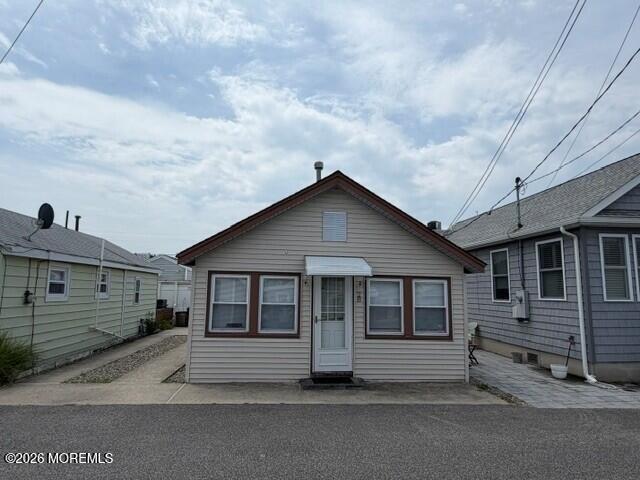 28 2nd Ln, Seaside Park, NJ 08752