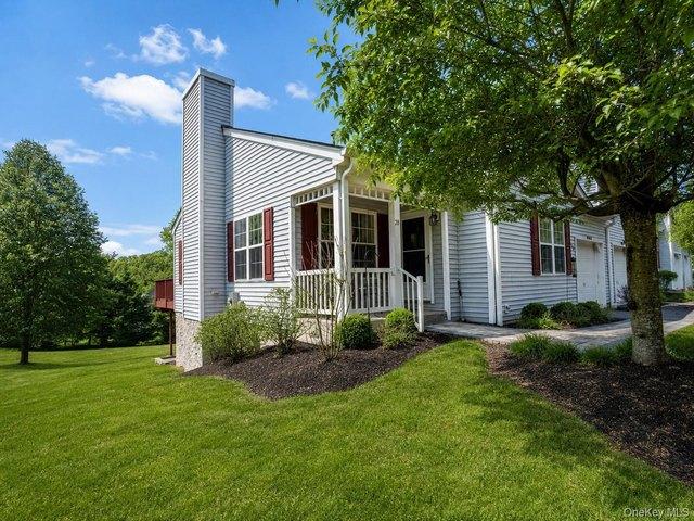 28 Tall Tree Ln, Poughkeepsie, NY 12601