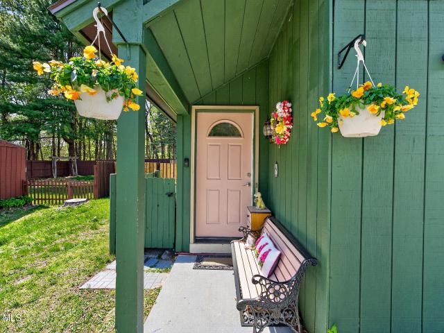 28 Thimbleberry Road