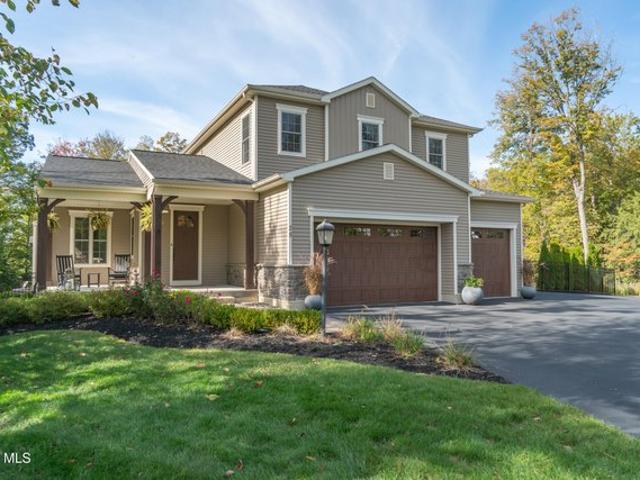 28 Tourtise Dr, Mechanicville, NY 12118