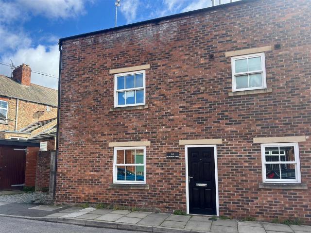 28 Trafalgar Street, York 2 bed apartment to rent £1,095 pcm £253 pw