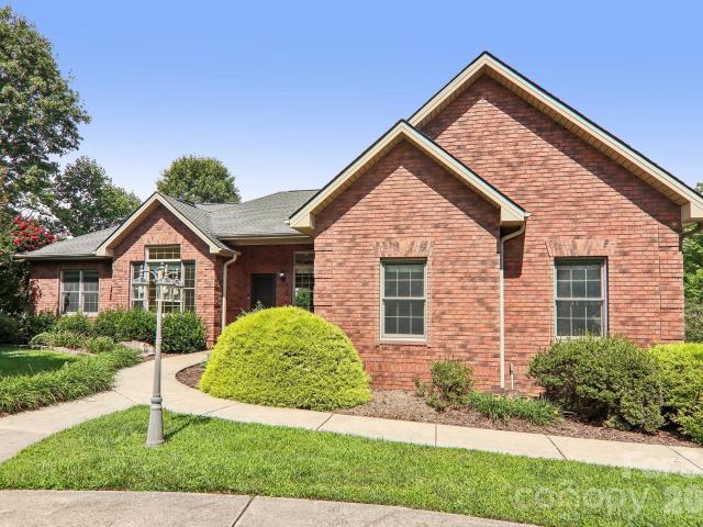28 Tudor Crescent Court