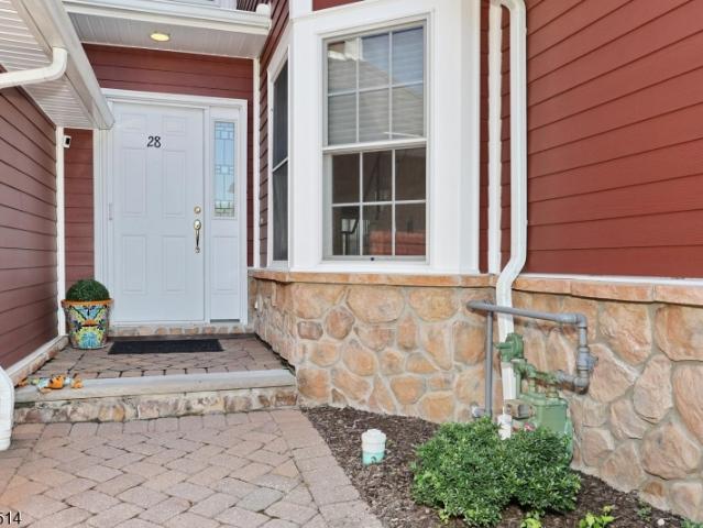 28 Turnberry Ln # 28