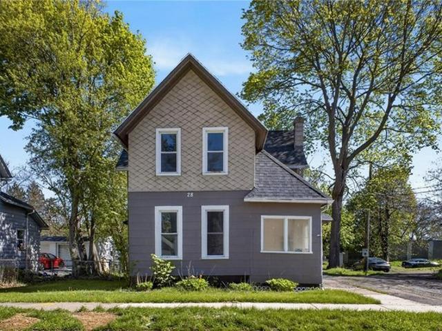 28 Upton Pl, Rochester, NY 14612