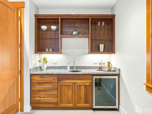 28 W North Camano Dr, Camano Island, WA 98282 | MLS #2492