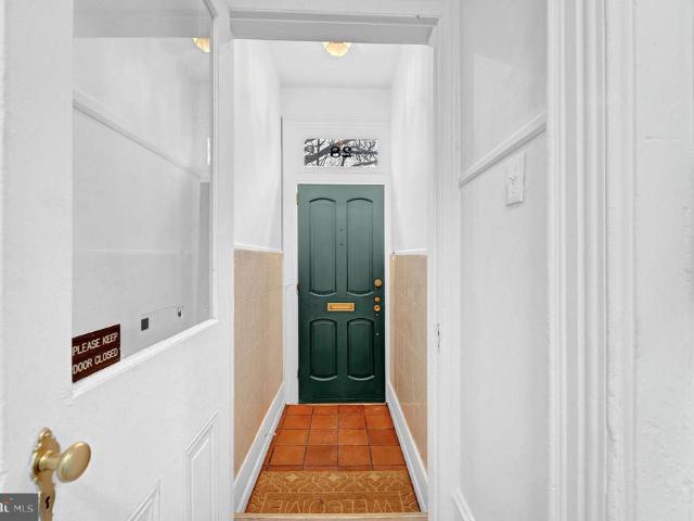 28 W Airy Street