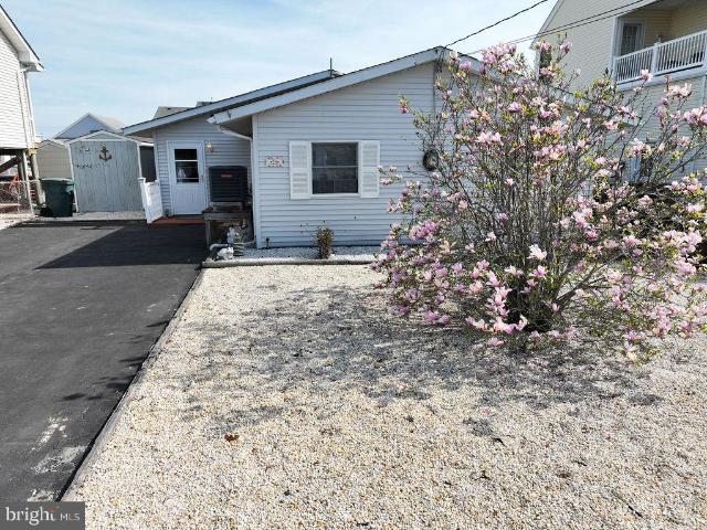 28 W Hudson Drive