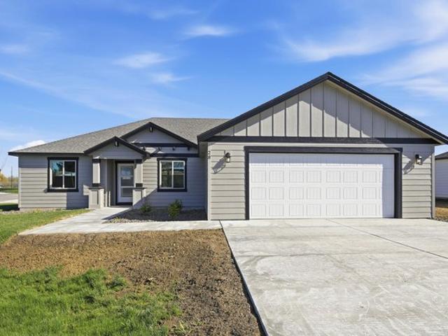 28 W 12th St, Deer Park, WA 99006