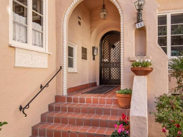 28 W 4th Avenue 11