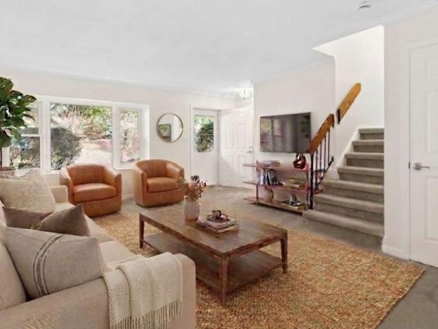 28 Wareham Ct