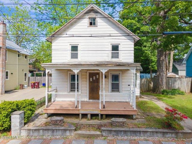 28 Warren St, Saratoga Springs, NY 12866
