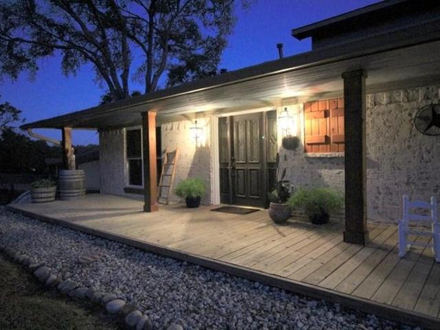 28 Warrior Ln, Hilltop Lakes, TX 77871