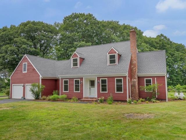 28 Waterhouse Rd, Cape Elizabeth, ME 04107