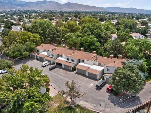 28 Westlake Drive NE Unit 1