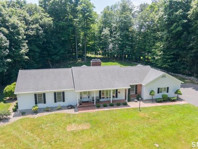 28 Wintergreen Hill Rd, Danbury, CT 06811