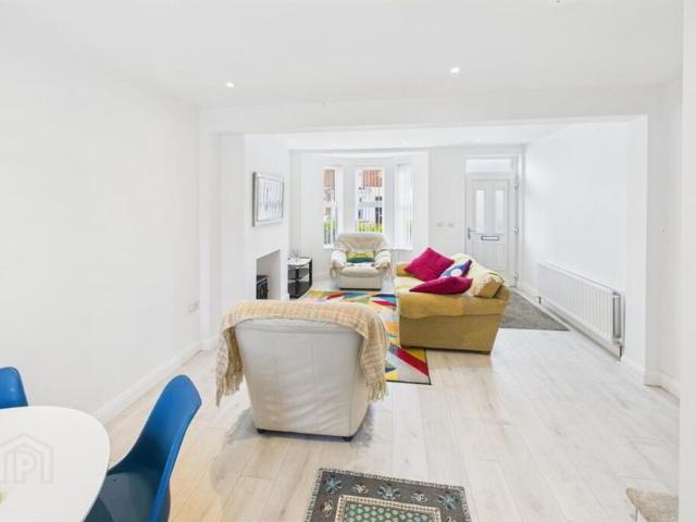 28 Windsor Road, Belfast, BT9 7FQ