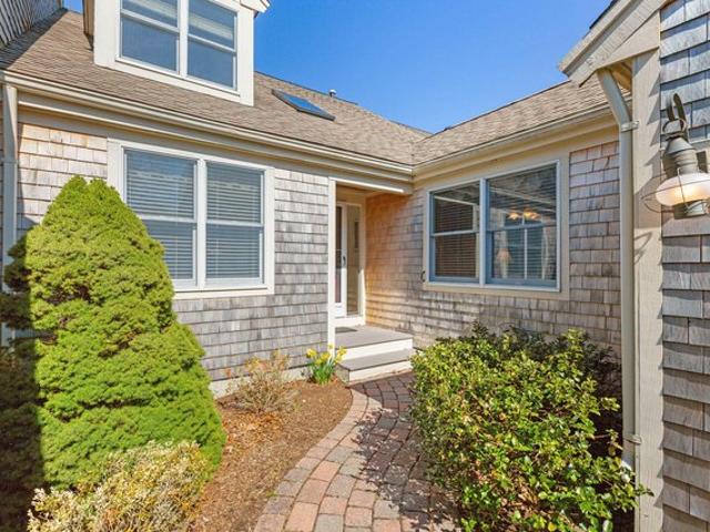 28 Wildflower Ln, Yarmouth Port, MA 02675