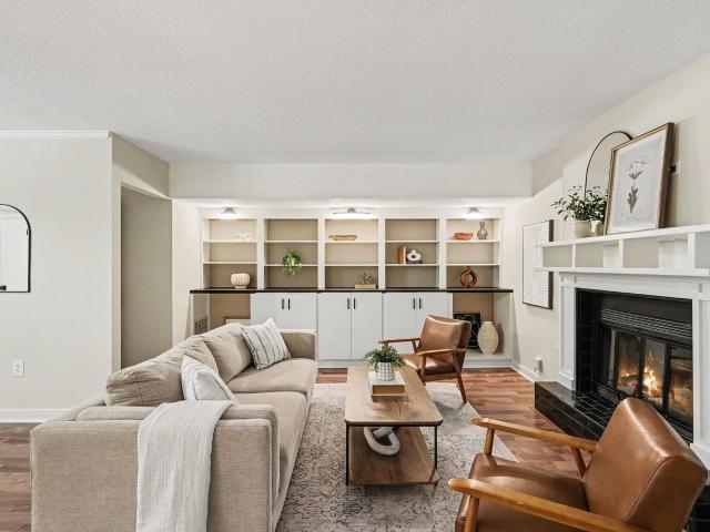 28 Willow Bridge Drive