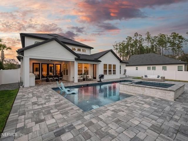 28 Woodbay Ct, Saint Johns, FL 32259