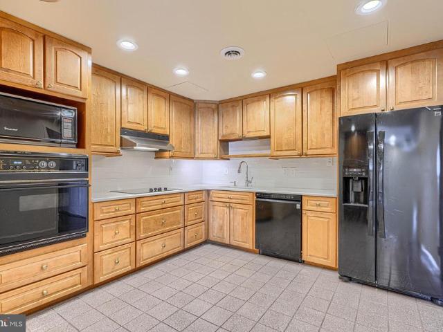 28 Allegheny Avenue # 2702