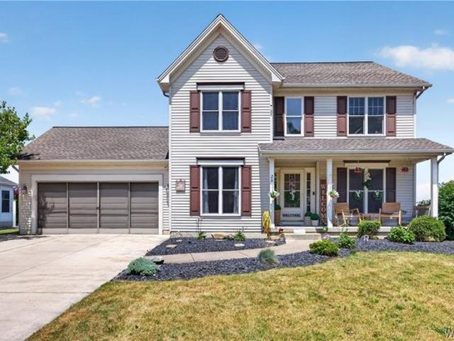 28 Apple Blossom Blvd, Lancaster, NY 14086