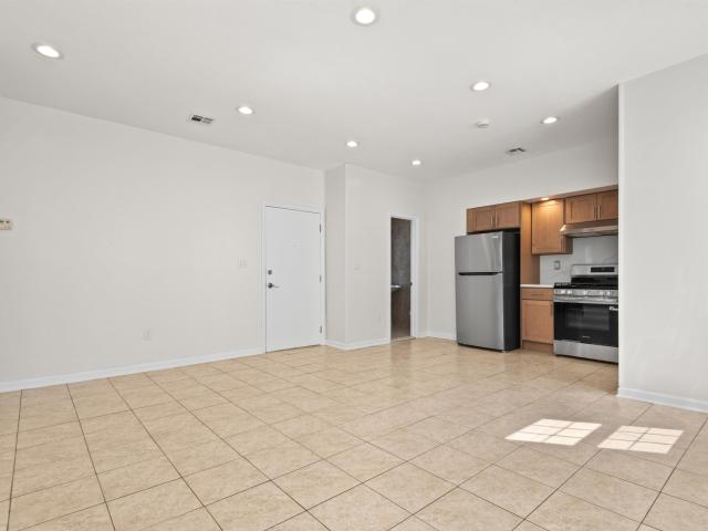 28 Armstrong Ave # 2