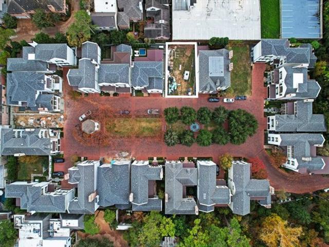 28 Audubon Hollow Ln, Houston, TX 77027
