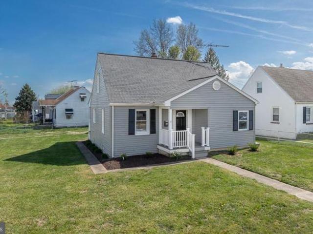 28 Avenal Rd, Essex, MD 21221
