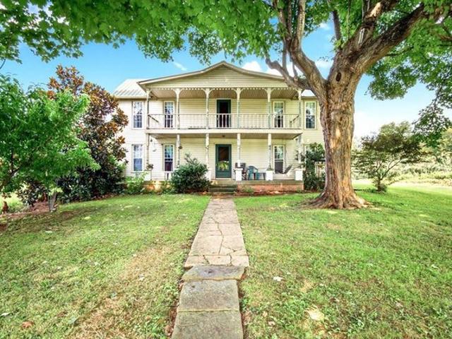 28 Baldwin Rd, McKee, KY 40447