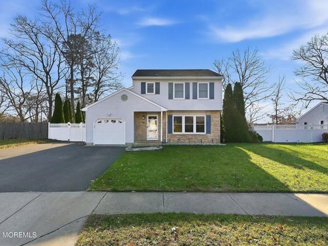 28 Bayberry Ct, Howell, NJ 07731