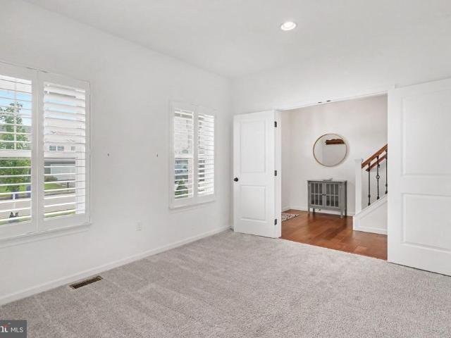 28 Bayberry Rd